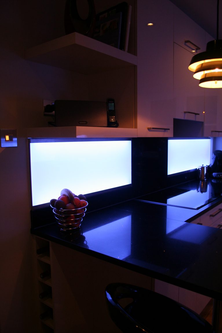 LED splashbacks set on white - LiteTile